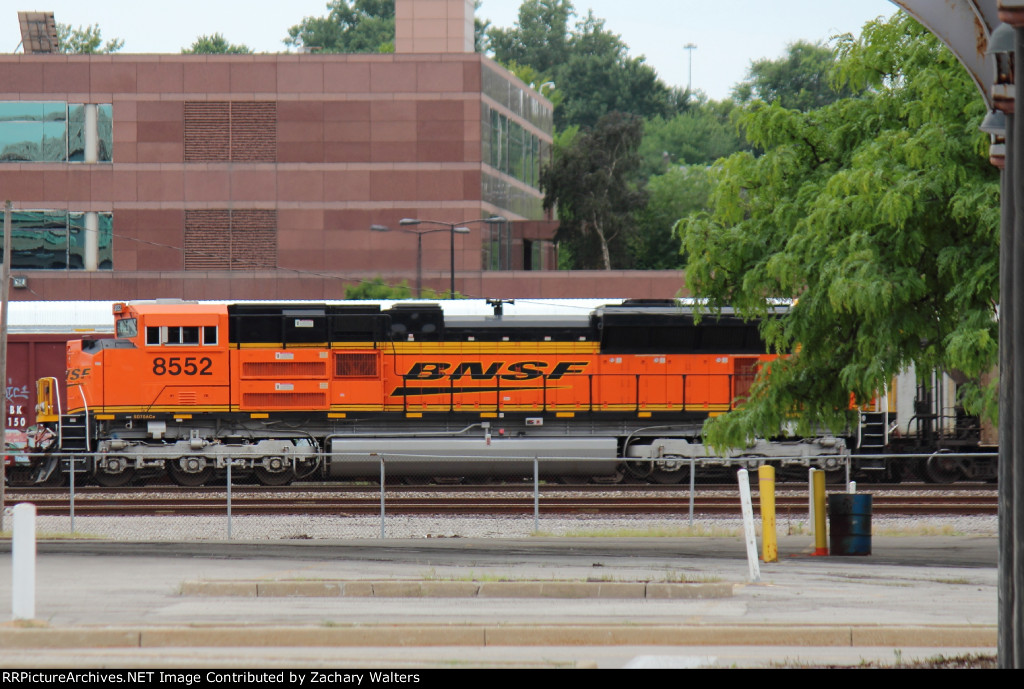 BNSF 8552